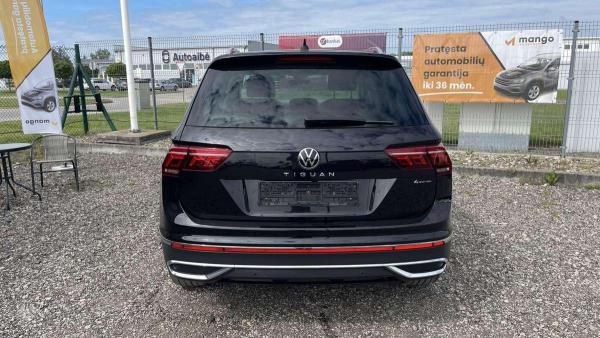 Black Volkswagen Tiguan 2021 in Marijampole, with an engine capacity of 1.97 L and mileage of 285 thousand km for 17590 €, photo 10 on AUTOMOTO.COM.LV
