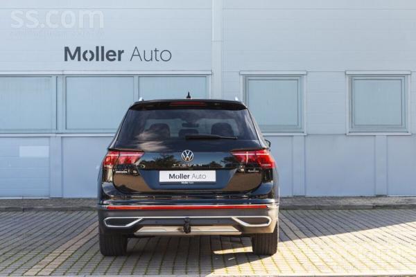 Melns Volkswagen Tiguan 2022 Ventspils, ar dzinēja tilpumu 2.00 L un nobraukumu 148 tūkst. km par 30950 €, foto 4 vietnē AUTOMOTO.COM.LV