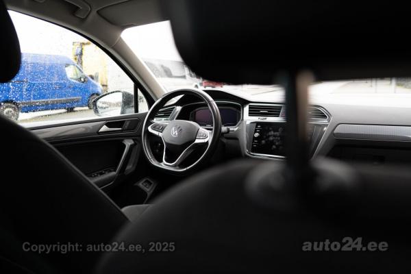 Melns Volkswagen Tiguan 2022 Tallina, ar dzinēja tilpumu 1.40 L un nobraukumu 115 tūkst. km par 31900 €, foto 11 vietnē AUTOMOTO.COM.LV