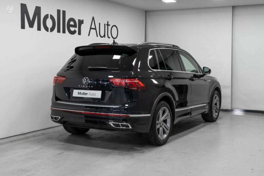 Melns Volkswagen Tiguan 2022 Viļņa, ar dzinēja tilpumu 1.50 L un nobraukumu 73 tūkst. km par 25900 €, foto 3 vietnē AUTOMOTO.COM.LV