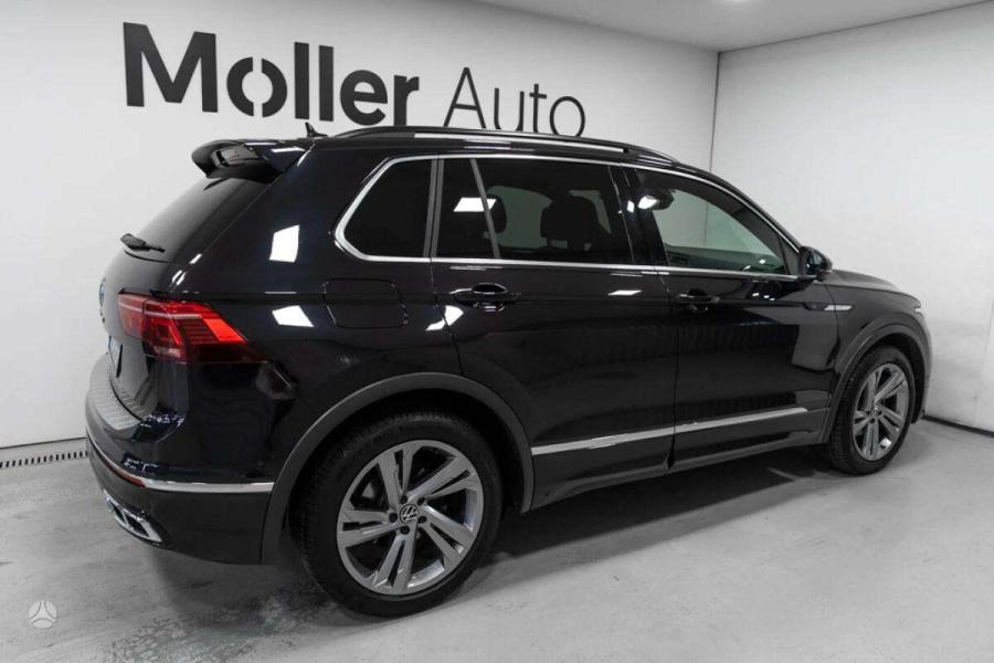 Melns Volkswagen Tiguan 2022 Viļņa, ar dzinēja tilpumu 1.50 L un nobraukumu 73 tūkst. km par 25900 €, foto 4 vietnē AUTOMOTO.COM.LV