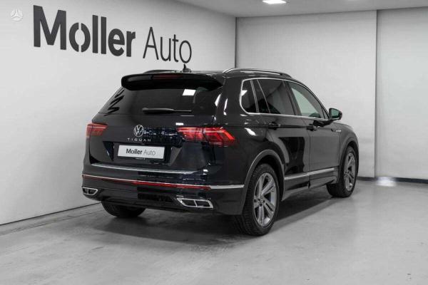 Melns Volkswagen Tiguan 2022 Viļņa, ar dzinēja tilpumu 1.50 L un nobraukumu 73 tūkst. km par 25900 €, foto 3 vietnē AUTOMOTO.COM.LV