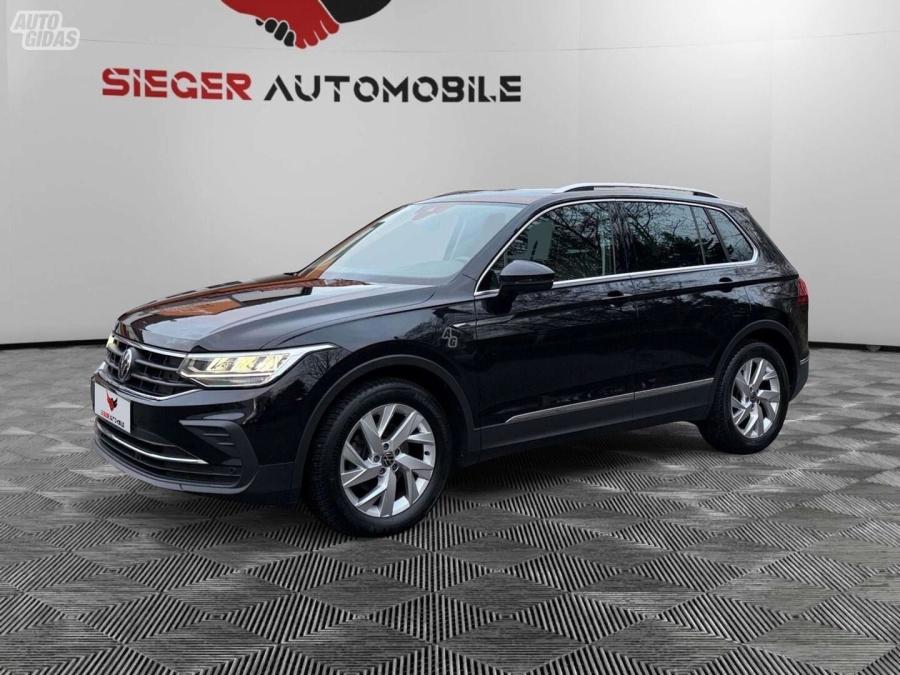 Black Volkswagen Tiguan 2022 in Kaunas, with an engine capacity of 2.00 L and mileage of 52 thousand km for 32690 €, photo 1 on AUTOMOTO.COM.LV