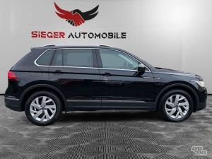 Black Volkswagen Tiguan 2022 in Kaunas, with an engine capacity of 2.00 L and mileage of 52 thousand km for 32690 €, photo 6 on AUTOMOTO.COM.LV