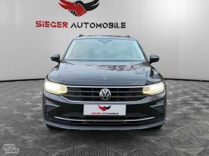 Black Volkswagen Tiguan 2022 in Kaunas, with an engine capacity of 2.00 L and mileage of 52 thousand km for 32690 €, photo 8 on AUTOMOTO.COM.LV