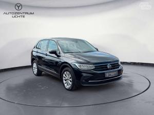 Melns Volkswagen Tiguan 2022 Kauņa, ar dzinēja tilpumu 1.50 L un nobraukumu 60 tūkst. km par 26829 €, foto  vietnē AUTOMOTO.COM.LV