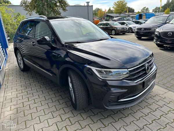 Black Volkswagen Tiguan 2022 in Kaunas, with an engine capacity of 2.00 L and mileage of 93 thousand km for 24409 €, photo 7 on AUTOMOTO.COM.LV