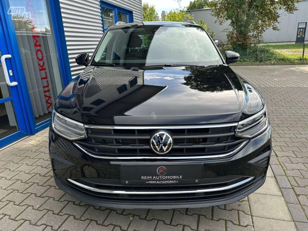 Black Volkswagen Tiguan 2022 in Kaunas, with an engine capacity of 2.00 L and mileage of 93 thousand km for 24409 €, photo 8 on AUTOMOTO.COM.LV