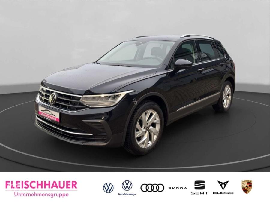 Melns Volkswagen Tiguan 2022 Kauņa, ar dzinēja tilpumu 1.50 L un nobraukumu 53 tūkst. km par 28570 €, foto 1 vietnē AUTOMOTO.COM.LV