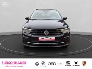 Melns Volkswagen Tiguan 2022 Kauņa, ar dzinēja tilpumu 1.50 L un nobraukumu 53 tūkst. km par 28570 €, foto 2 vietnē AUTOMOTO.COM.LV