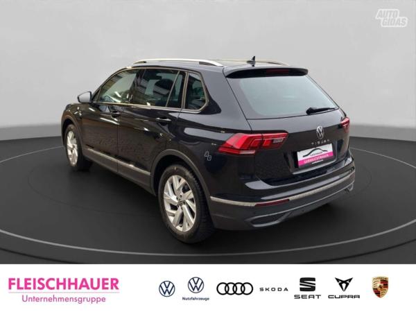 Melns Volkswagen Tiguan 2022 Kauņa, ar dzinēja tilpumu 1.50 L un nobraukumu 53 tūkst. km par 28570 €, foto 4 vietnē AUTOMOTO.COM.LV