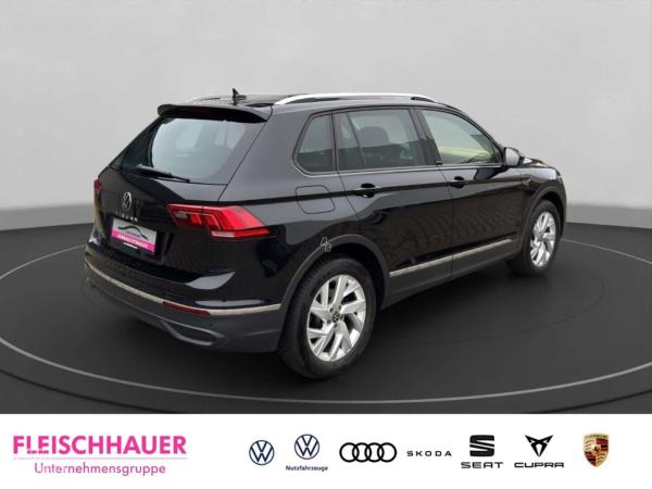 Melns Volkswagen Tiguan 2022 Kauņa, ar dzinēja tilpumu 1.50 L un nobraukumu 53 tūkst. km par 28570 €, foto 6 vietnē AUTOMOTO.COM.LV