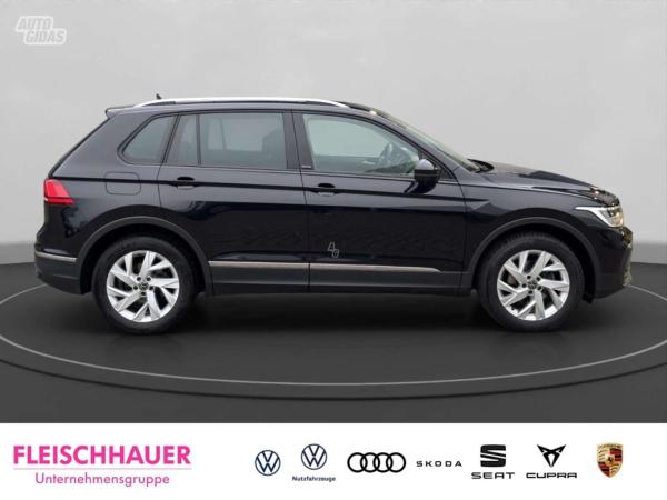 Melns Volkswagen Tiguan 2022 Kauņa, ar dzinēja tilpumu 1.50 L un nobraukumu 53 tūkst. km par 28570 €, foto 7 vietnē AUTOMOTO.COM.LV