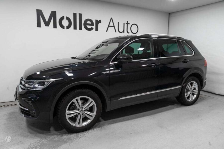 Black Volkswagen Tiguan 2022 in Vilnius, with an engine capacity of 2.00 L and mileage of 143 thousand km for 26500 €, photo 2 on AUTOMOTO.COM.LV