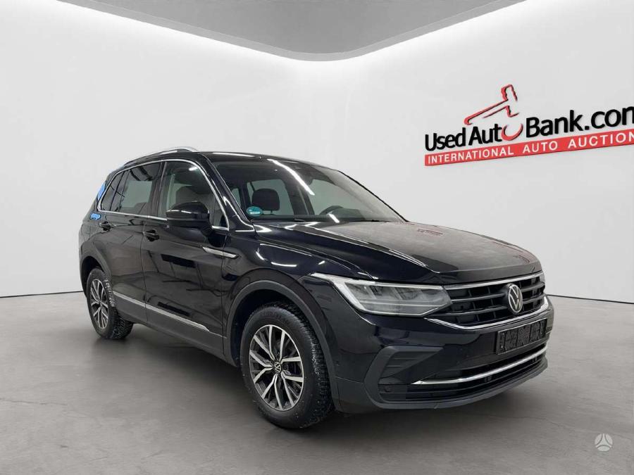 Melns Volkswagen Tiguan 2022 Marijampole, ar dzinēja tilpumu 1.50 L un nobraukumu 189 tūkst. km par 21417 €, foto 3 vietnē AUTOMOTO.COM.LV