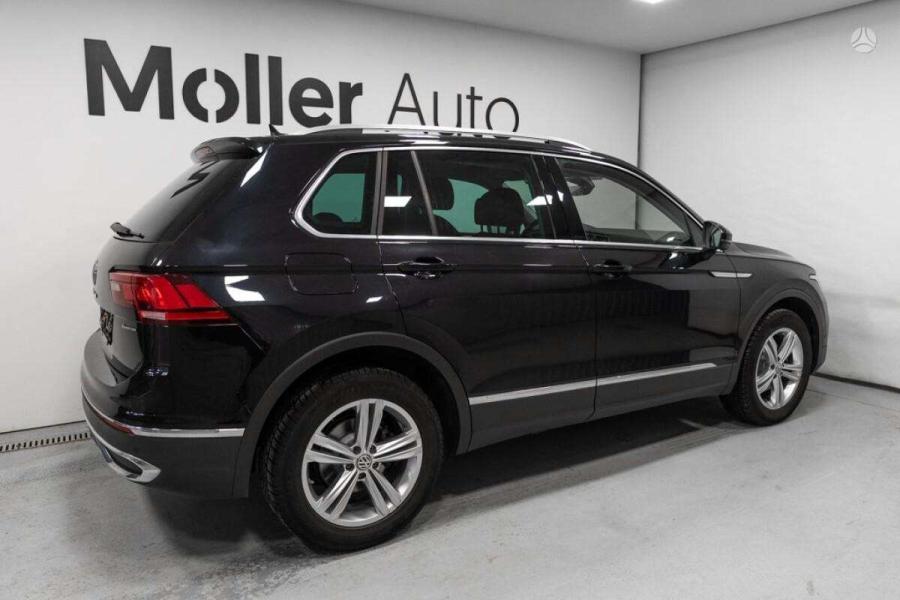Melns Volkswagen Tiguan 2022 Viļņa, ar dzinēja tilpumu 2.00 L un nobraukumu 143 tūkst. km par 26500 €, foto 3 vietnē AUTOMOTO.COM.LV