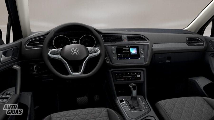 Black Volkswagen Tiguan 2022 in Vilnius, with an engine capacity of 1.50 L and mileage of 116 thousand km for 20650 €, photo 2 on AUTOMOTO.COM.LV