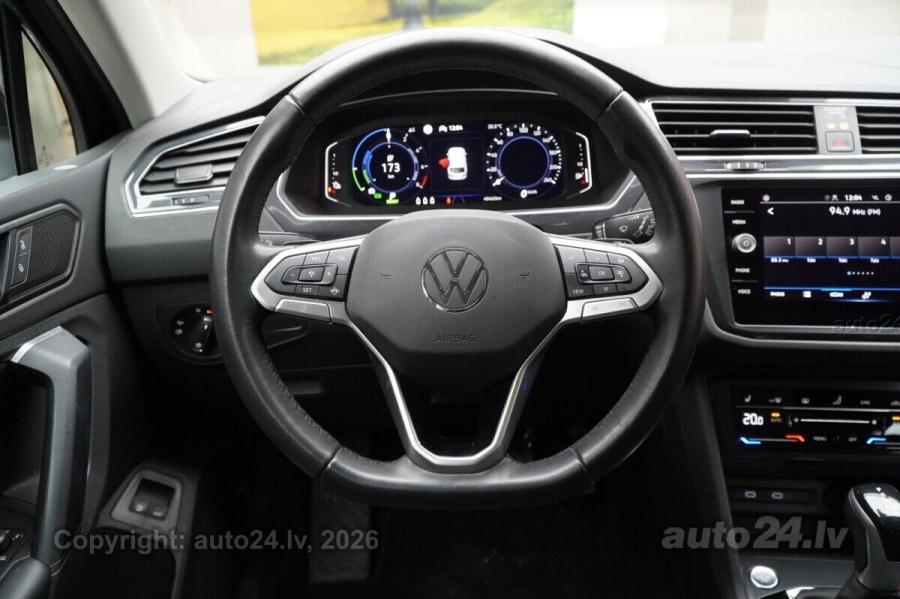 Melns Volkswagen Tiguan 2022 Tallina, ar dzinēja tilpumu 1.40 L un nobraukumu 40 tūkst. km par 30400 €, foto 23 vietnē AUTOMOTO.COM.LV