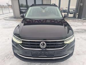 Black Volkswagen Tiguan 2022 in Siauliai, with an engine capacity of 1.40 L and mileage of 140 thousand km for 21599 €, photo 9 on AUTOMOTO.COM.LV