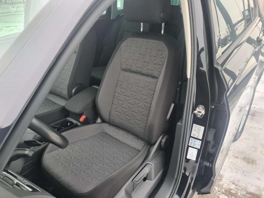 Black Volkswagen Tiguan 2022 in Siauliai, with an engine capacity of 1.40 L and mileage of 140 thousand km for 21599 €, photo 16 on AUTOMOTO.COM.LV