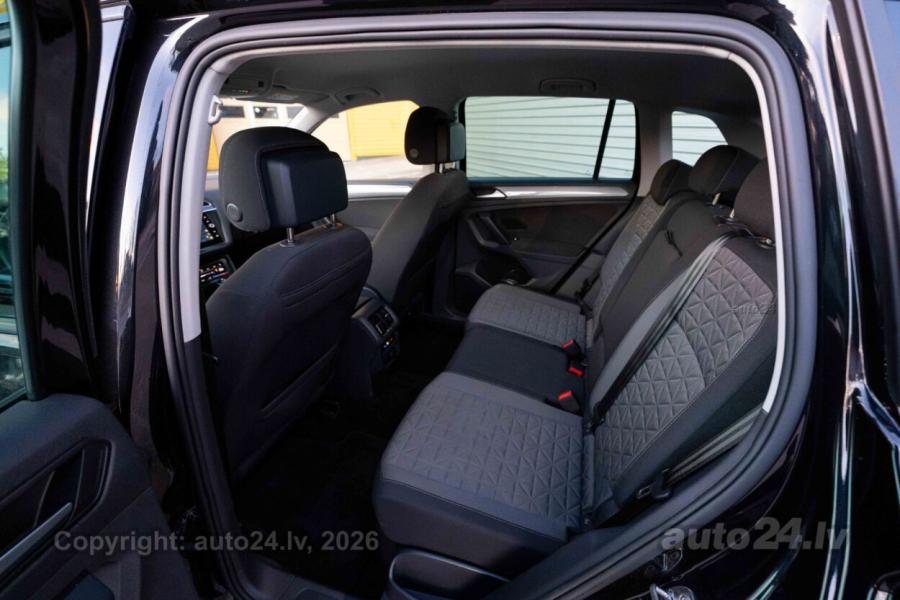 Black Volkswagen Tiguan 2022 in Tallinn, with an engine capacity of 1.50 L and mileage of 59 thousand km for 23990 €, photo 9 on AUTOMOTO.COM.LV