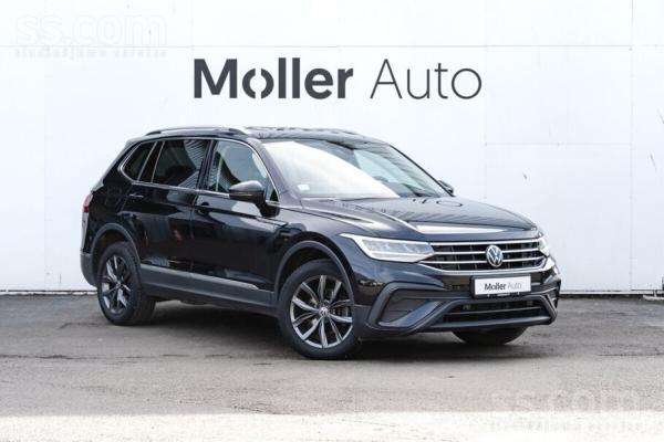 Black Volkswagen Tiguan 2022 in Riga, with an engine capacity of 2.00 L and mileage of 80 thousand km for 29500 €, photo 2 on AUTOMOTO.COM.LV