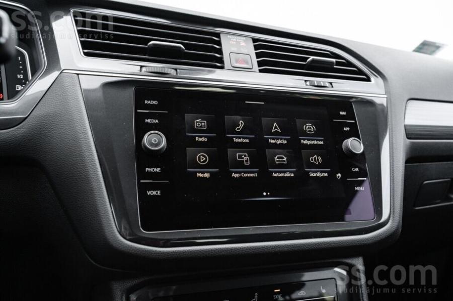 Melns Volkswagen Tiguan 2022 Rīga, ar dzinēja tilpumu 2.00 L un nobraukumu 80 tūkst. km par 29500 €, foto 16 vietnē AUTOMOTO.COM.LV