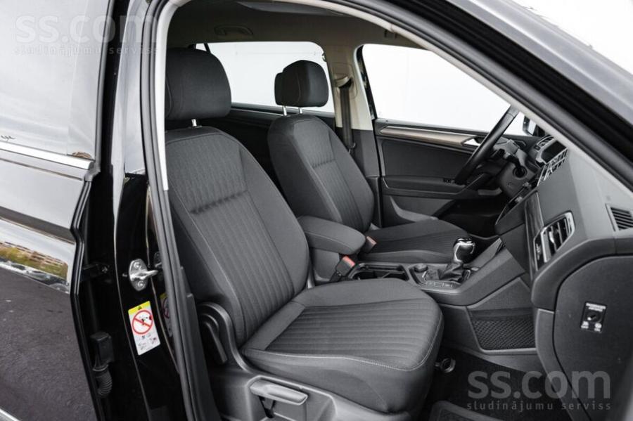 Melns Volkswagen Tiguan 2022 Rīga, ar dzinēja tilpumu 2.00 L un nobraukumu 80 tūkst. km par 29500 €, foto 20 vietnē AUTOMOTO.COM.LV