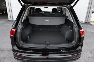 Melns Volkswagen Tiguan 2022 Rīga, ar dzinēja tilpumu 2.00 L un nobraukumu 80 tūkst. km par 29500 €, foto 25 vietnē AUTOMOTO.COM.LV