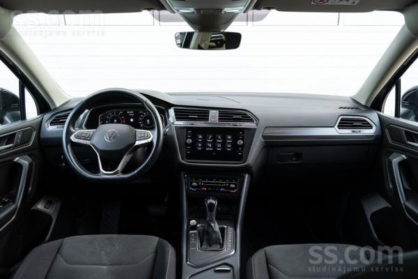 Melns Volkswagen Tiguan 2022 Rīga, ar dzinēja tilpumu 1.50 L un nobraukumu 93 tūkst. km par 26450 €, foto 8 vietnē AUTOMOTO.COM.LV