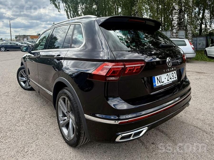Melns Volkswagen Tiguan 2022 Rīga, ar dzinēja tilpumu 2.00 L un nobraukumu 0 tūkst. km par 35900 €, foto 5 vietnē AUTOMOTO.COM.LV