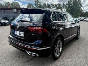 Melns Volkswagen Tiguan 2022 Rīga, ar dzinēja tilpumu 2.00 L un nobraukumu 0 tūkst. km par 35900 €, foto 12 vietnē AUTOMOTO.COM.LV
