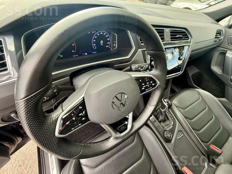 Melns Volkswagen Tiguan 2022 Rīga, ar dzinēja tilpumu 2.00 L un nobraukumu 0 tūkst. km par 35900 €, foto 18 vietnē AUTOMOTO.COM.LV