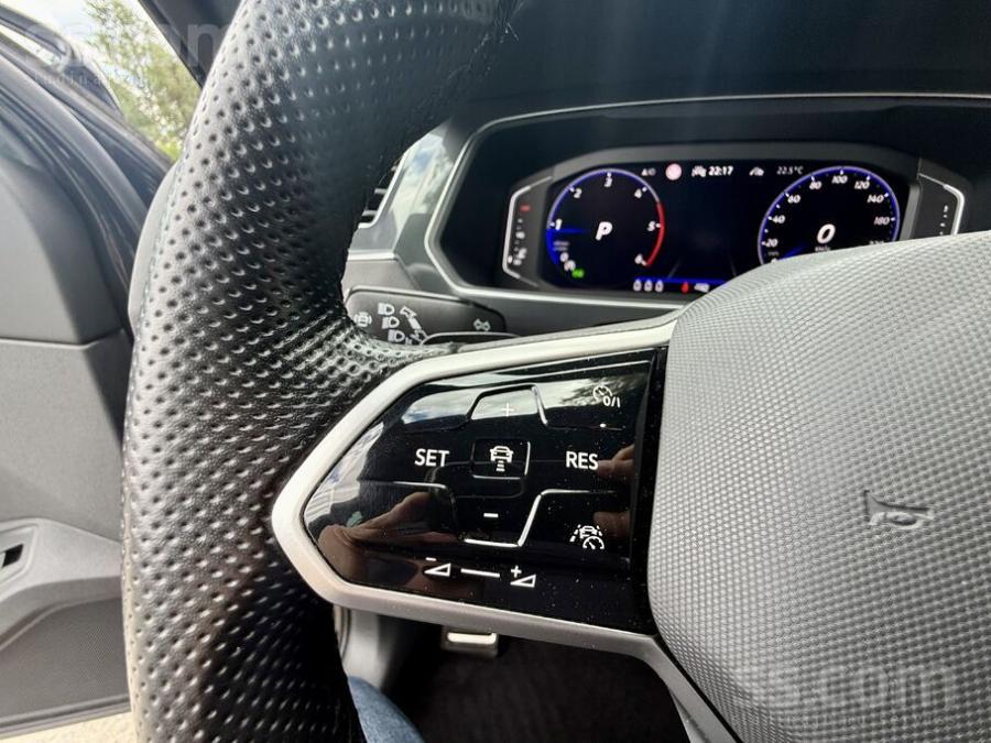 Melns Volkswagen Tiguan 2022 Rīga, ar dzinēja tilpumu 2.00 L un nobraukumu 0 tūkst. km par 35900 €, foto 23 vietnē AUTOMOTO.COM.LV