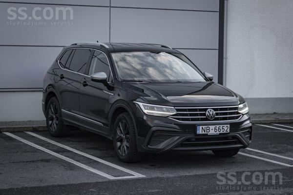 Black Volkswagen Tiguan 2022 in Riga, with an engine capacity of 2.00 L and mileage of 212 thousand km for 23550 €, photo 3 on AUTOMOTO.COM.LV