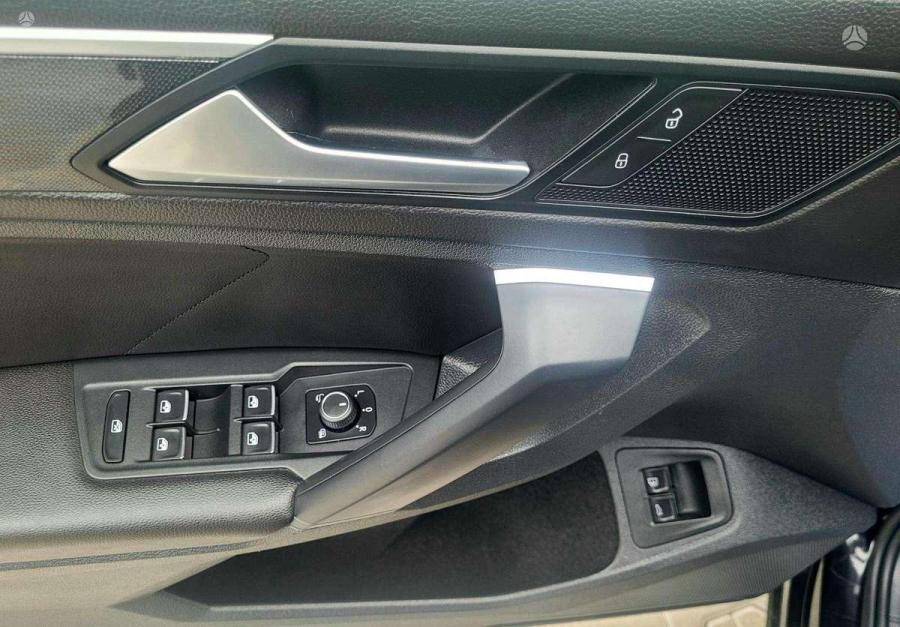 Melns Volkswagen Tiguan 2022 Šauļi, ar dzinēja tilpumu 1.40 L un nobraukumu 93 tūkst. km par 22950 €, foto 13 vietnē AUTOMOTO.COM.LV