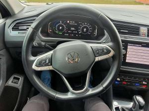 Melns Volkswagen Tiguan 2022 Šauļi, ar dzinēja tilpumu 1.40 L un nobraukumu 93 tūkst. km par 22950 €, foto 23 vietnē AUTOMOTO.COM.LV
