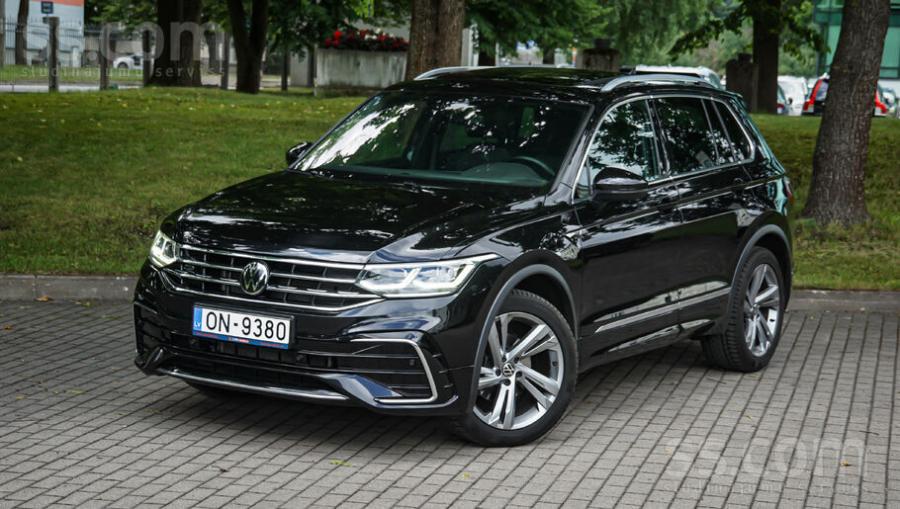 Black Volkswagen Tiguan 2022 in Riga, with an engine capacity of 1.50 L and mileage of 154 thousand km for 25450 €, photo 1 on AUTOMOTO.COM.LV