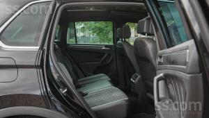 Black Volkswagen Tiguan 2022 in Riga, with an engine capacity of 1.50 L and mileage of 154 thousand km for 25450 €, photo 13 on AUTOMOTO.COM.LV