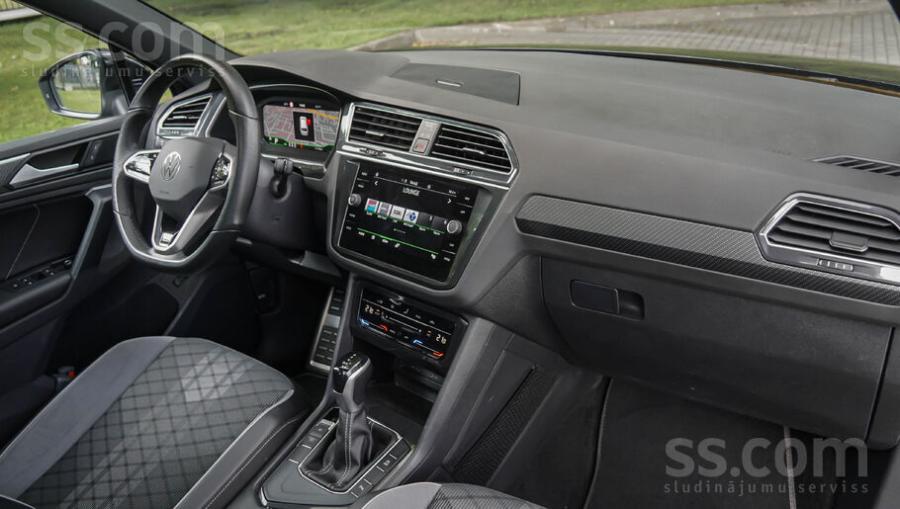 Black Volkswagen Tiguan 2022 in Riga, with an engine capacity of 1.50 L and mileage of 154 thousand km for 25450 €, photo 15 on AUTOMOTO.COM.LV