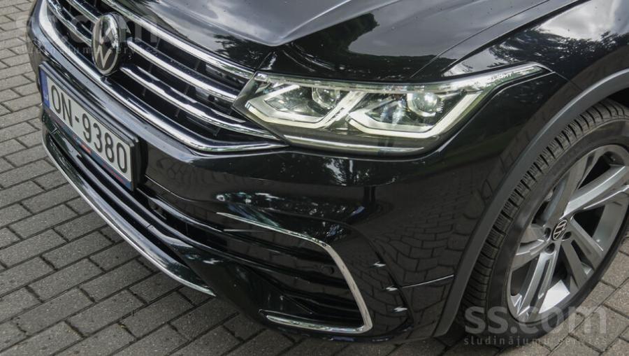 Black Volkswagen Tiguan 2022 in Riga, with an engine capacity of 1.50 L and mileage of 154 thousand km for 25450 €, photo 17 on AUTOMOTO.COM.LV