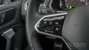 Black Volkswagen Tiguan 2022 in Riga, with an engine capacity of 1.50 L and mileage of 154 thousand km for 25450 €, photo 26 on AUTOMOTO.COM.LV