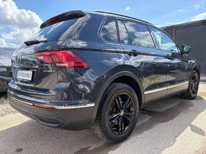 Black Volkswagen Tiguan 2022 in Vilnius, with an engine capacity of 1.40 L and mileage of 199 thousand km for 17700 €, photo 8 on AUTOMOTO.COM.LV
