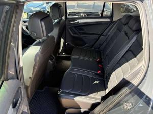 Black Volkswagen Tiguan 2022 in Vilnius, with an engine capacity of 1.40 L and mileage of 199 thousand km for 17700 €, photo 15 on AUTOMOTO.COM.LV