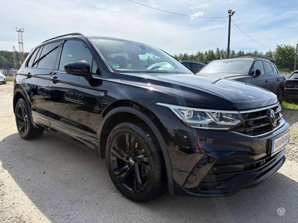 Melns Volkswagen Tiguan 2022 Viļņa, ar dzinēja tilpumu 1.40 L un nobraukumu 197 tūkst. km par 19300 €, foto 2 vietnē AUTOMOTO.COM.LV