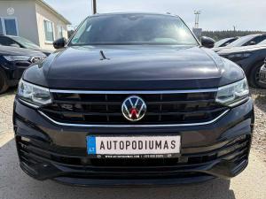 Black Volkswagen Tiguan 2022 in Vilnius, with an engine capacity of 1.40 L and mileage of 197 thousand km for 19300 €, photo 4 on AUTOMOTO.COM.LV