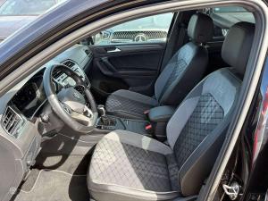 Black Volkswagen Tiguan 2022 in Vilnius, with an engine capacity of 1.40 L and mileage of 197 thousand km for 19300 €, photo 12 on AUTOMOTO.COM.LV
