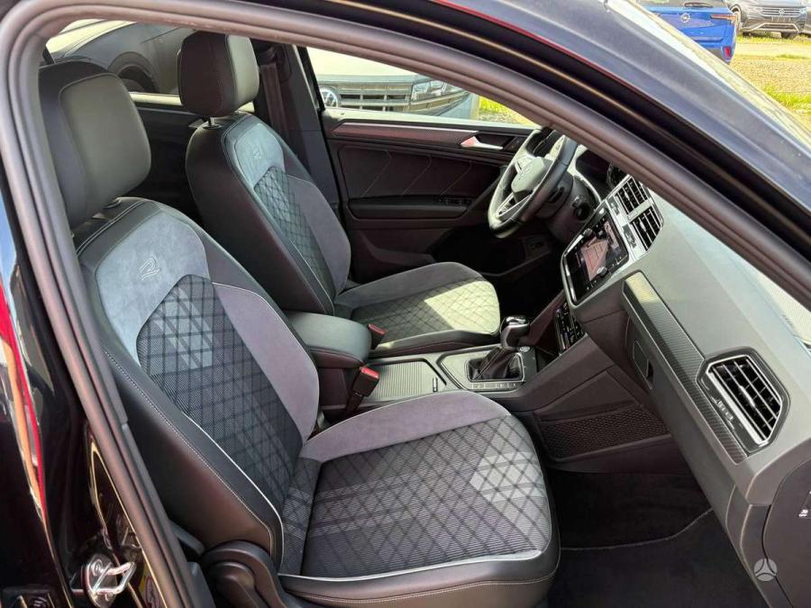 Black Volkswagen Tiguan 2022 in Vilnius, with an engine capacity of 1.40 L and mileage of 197 thousand km for 19300 €, photo 14 on AUTOMOTO.COM.LV