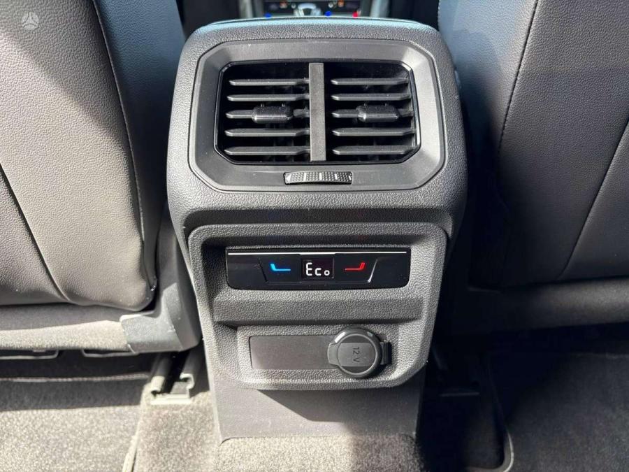 Black Volkswagen Tiguan 2022 in Vilnius, with an engine capacity of 1.40 L and mileage of 197 thousand km for 19300 €, photo 16 on AUTOMOTO.COM.LV