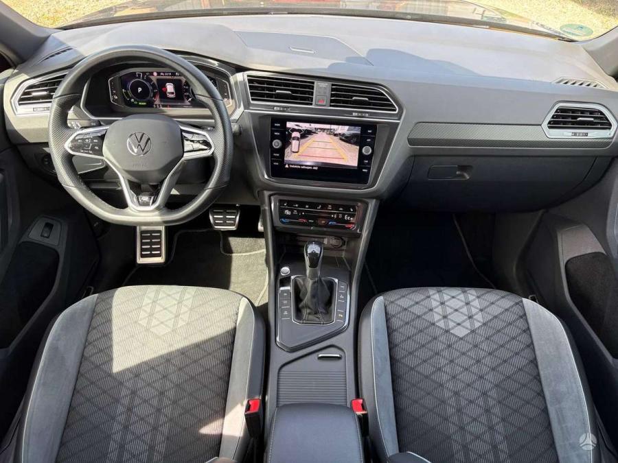 Black Volkswagen Tiguan 2022 in Vilnius, with an engine capacity of 1.40 L and mileage of 197 thousand km for 19300 €, photo 17 on AUTOMOTO.COM.LV